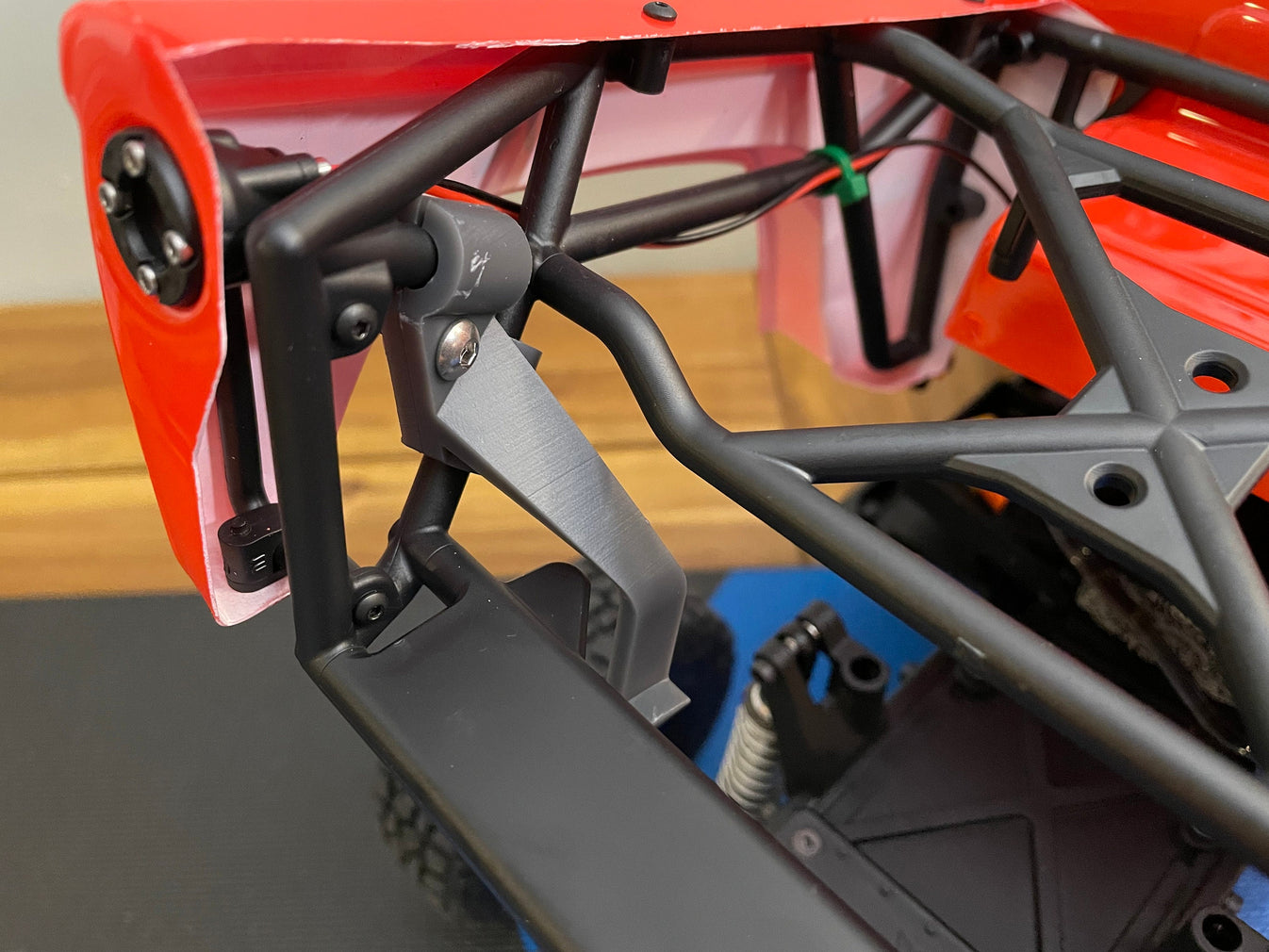 Clipless Body Latch for Vanquish VS4-10 Phoenix/Fordyce – Fine Laser ...